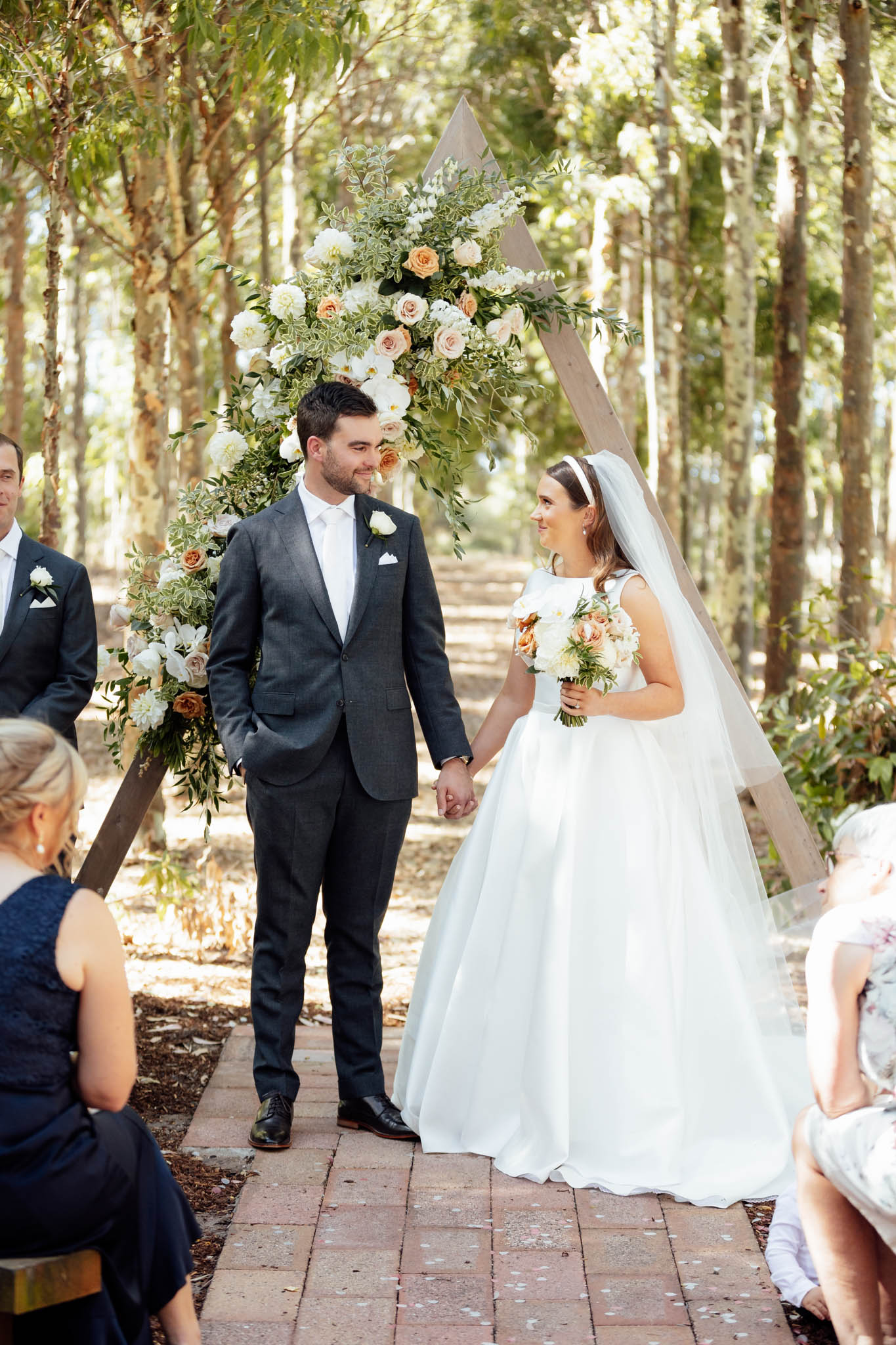 Tess & Mat Sneak Previews - www.wildheartphoto.com.au