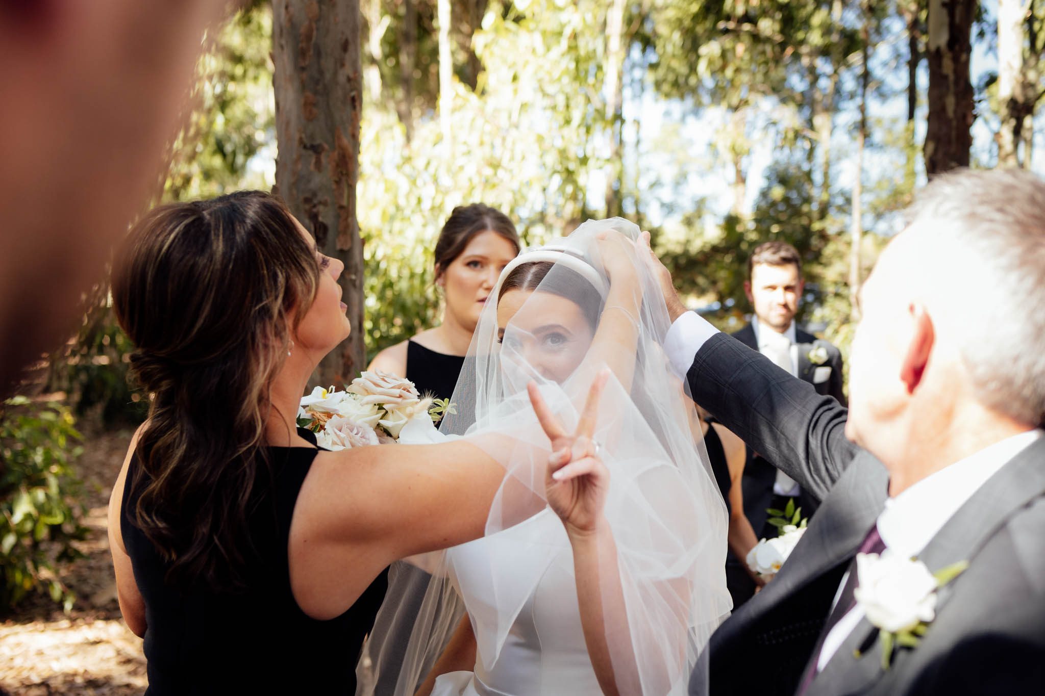 Tess & Mat Sneak Previews - www.wildheartphoto.com.au